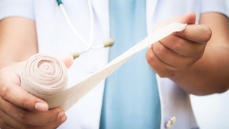 Răni deschise. Goluri în apărare – Leukoplast